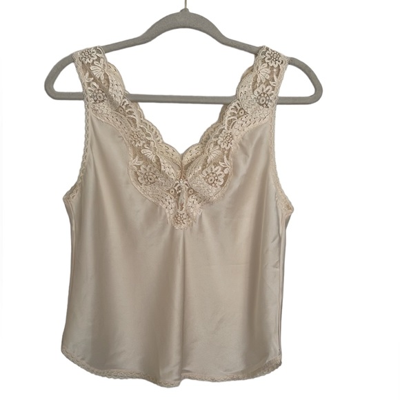 Wacoal | Tops | Vintage Wacoal Cream Camisole With Lace Detailing ...